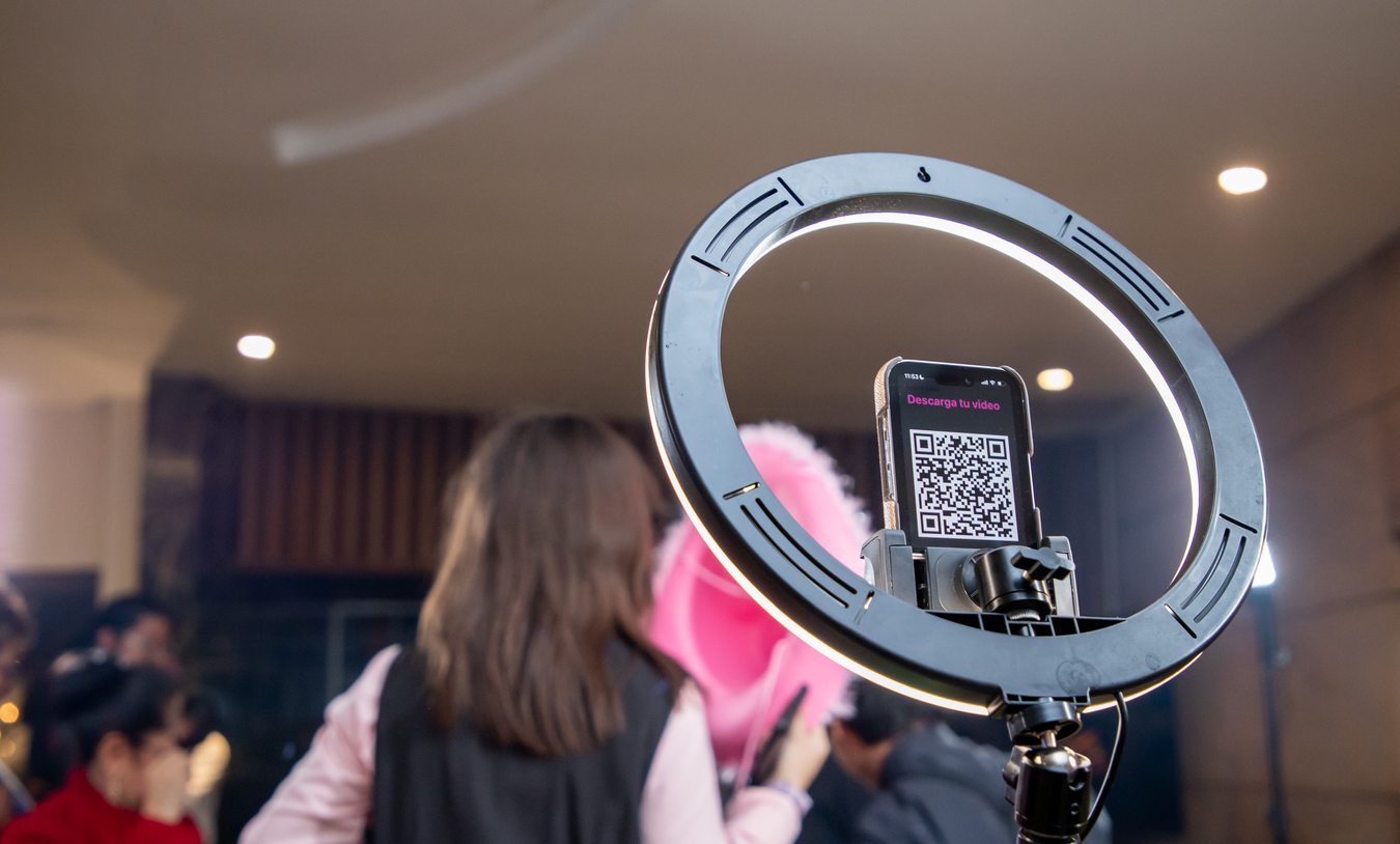 Renta de Cabina 360° Cristal infinito con Luces Led para Eventos y Fiestas